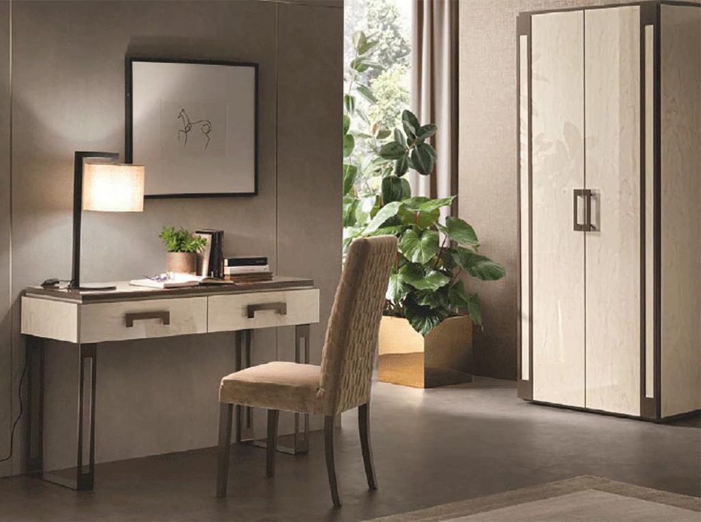 Poesia Modern Italian Desk by Adora Arredoclassic - MIG Furniture